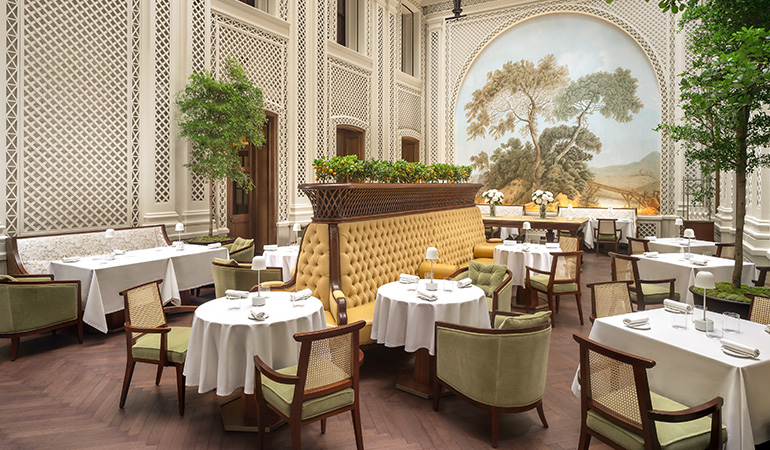 The Guards Bar and Lounge - The OWO